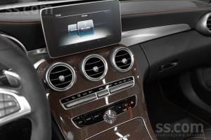 Pelēks Mercedes-Benz C 63 AMG 2015 Rīga, ar dzinēja tilpumu 4.00 L un nobraukumu 41 tūkst. km par 52500 €, foto 22 vietnē AUTOMOTO.COM.LV