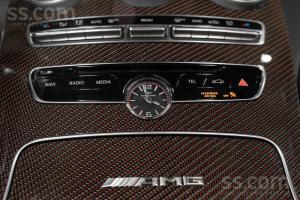 Pelēks Mercedes-Benz C 63 AMG 2015 Rīga, ar dzinēja tilpumu 4.00 L un nobraukumu 41 tūkst. km par 52500 €, foto 24 vietnē AUTOMOTO.COM.LV