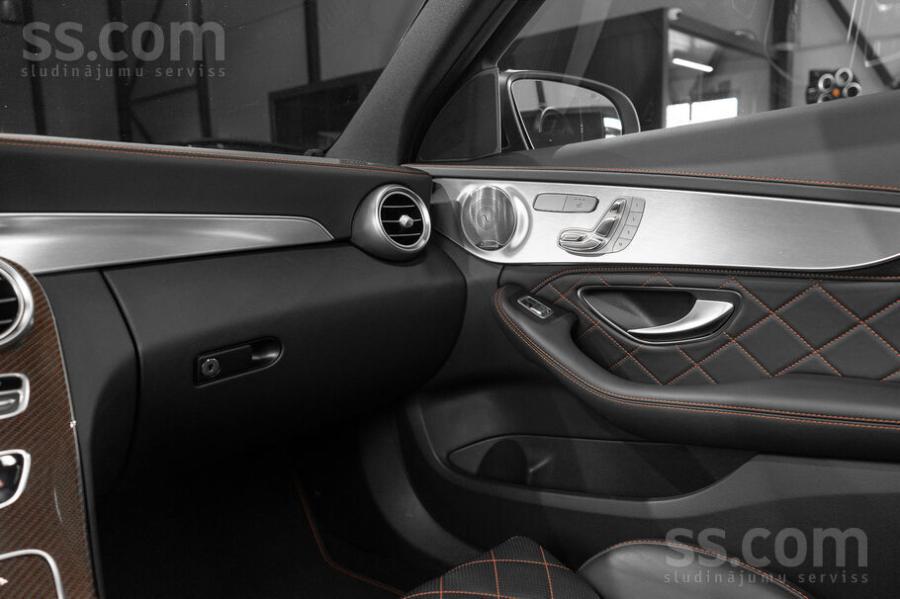 Pelēks Mercedes-Benz C 63 AMG 2015 Rīga, ar dzinēja tilpumu 4.00 L un nobraukumu 41 tūkst. km par 52500 €, foto 28 vietnē AUTOMOTO.COM.LV