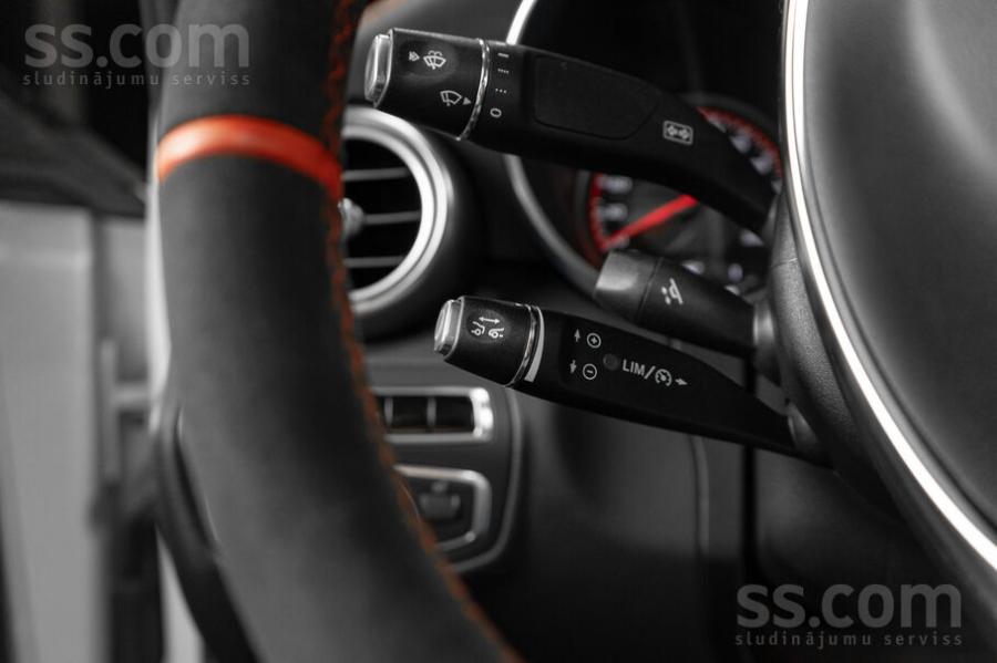Pelēks Mercedes-Benz C 63 AMG 2015 Rīga, ar dzinēja tilpumu 4.00 L un nobraukumu 41 tūkst. km par 52500 €, foto 31 vietnē AUTOMOTO.COM.LV