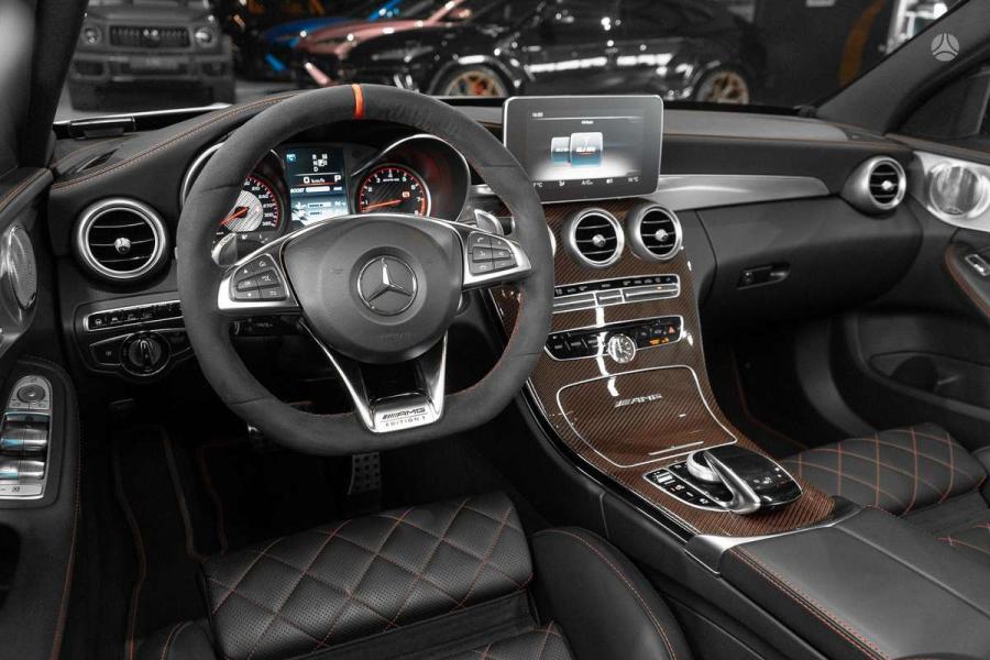 Серый Мерседес Ц 63 АМГ 2015 в Рига, объемом двигателя 3.98 л и пробегом 46 тыс. км за 48500 €, фото 12 на AUTOMOTO.COM.LV