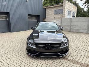 Grey Mercedes-Benz C 63 AMG 2017 in Alytus, with an engine capacity of 3.98 L and mileage of 76 thousand km for 42999 €, photo 3 on AUTOMOTO.COM.LV