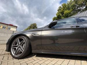 Grey Mercedes-Benz C 63 AMG 2017 in Alytus, with an engine capacity of 3.98 L and mileage of 76 thousand km for 42999 €, photo 5 on AUTOMOTO.COM.LV
