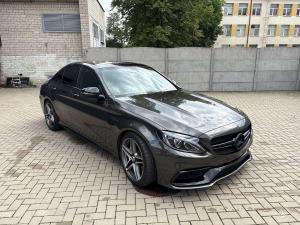 Grey Mercedes-Benz C 63 AMG 2017 in Alytus, with an engine capacity of 3.98 L and mileage of 76 thousand km for 42999 €, photo 8 on AUTOMOTO.COM.LV