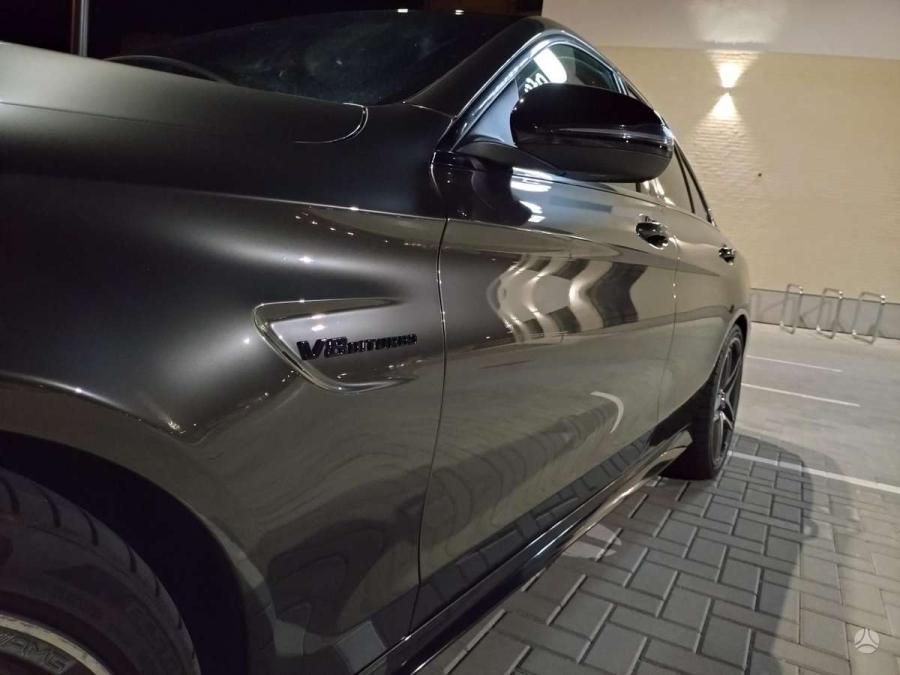 Grey Mercedes-Benz C 63 AMG 2017 in Alytus, with an engine capacity of 3.98 L and mileage of 76 thousand km for 42999 €, photo 11 on AUTOMOTO.COM.LV