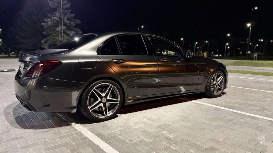 Grey Mercedes-Benz C 63 AMG 2017 in Alytus, with an engine capacity of 3.98 L and mileage of 76 thousand km for 42999 €, photo 13 on AUTOMOTO.COM.LV