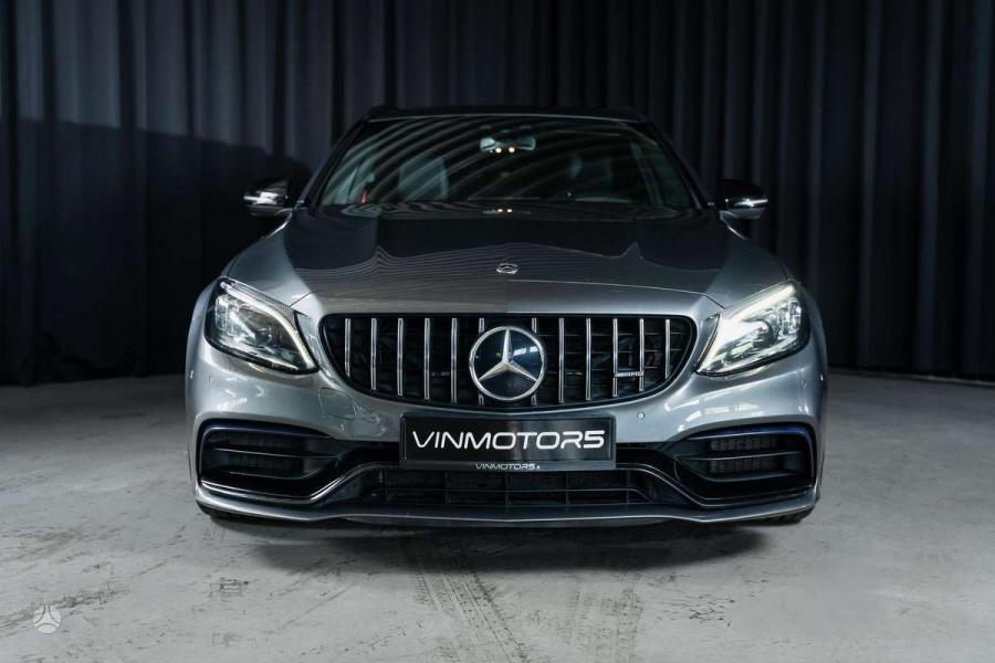 Pelēks Mercedes-Benz C 63 AMG 2019 Viļņa, ar dzinēja tilpumu 3.98 L un nobraukumu 77 tūkst. km par 47999 €, foto 3 vietnē AUTOMOTO.COM.LV