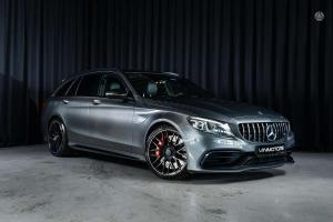 Pelēks Mercedes-Benz C 63 AMG 2019 Viļņa, ar dzinēja tilpumu 3.98 L un nobraukumu 77 tūkst. km par 47999 €, foto 4 vietnē AUTOMOTO.COM.LV