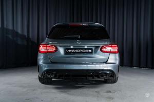 Pelēks Mercedes-Benz C 63 AMG 2019 Viļņa, ar dzinēja tilpumu 3.98 L un nobraukumu 77 tūkst. km par 47999 €, foto 6 vietnē AUTOMOTO.COM.LV