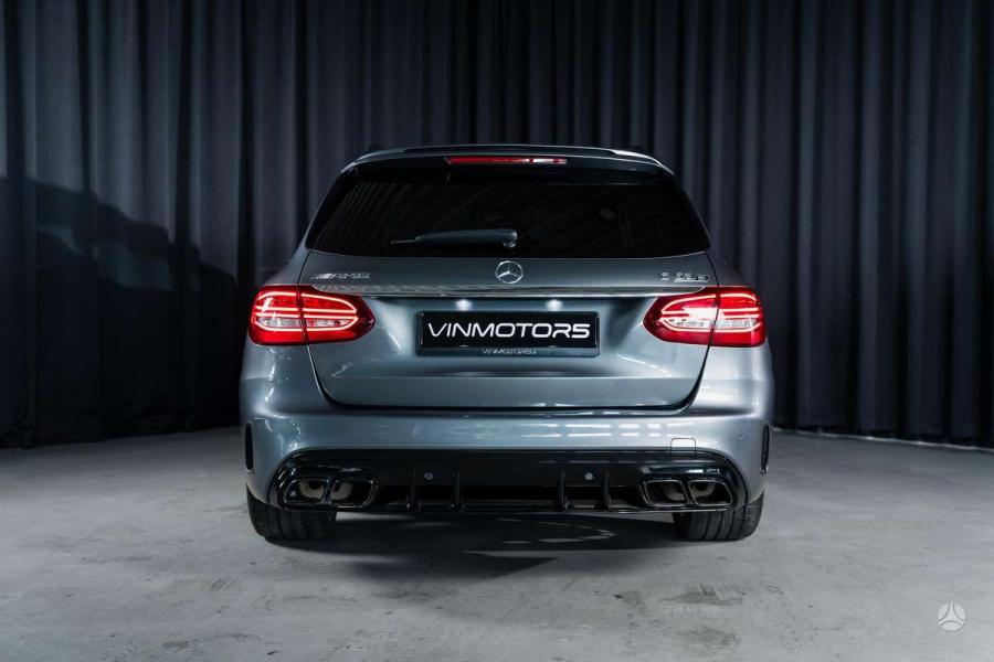 Pelēks Mercedes-Benz C 63 AMG 2019 Viļņa, ar dzinēja tilpumu 3.98 L un nobraukumu 77 tūkst. km par 47999 €, foto 6 vietnē AUTOMOTO.COM.LV