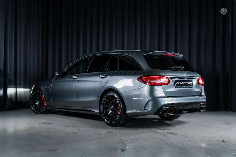 Pelēks Mercedes-Benz C 63 AMG 2019 Viļņa, ar dzinēja tilpumu 3.98 L un nobraukumu 77 tūkst. km par 47999 €, foto 7 vietnē AUTOMOTO.COM.LV
