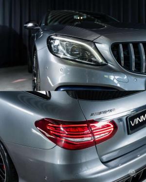 Pelēks Mercedes-Benz C 63 AMG 2019 Viļņa, ar dzinēja tilpumu 3.98 L un nobraukumu 77 tūkst. km par 47999 €, foto 9 vietnē AUTOMOTO.COM.LV