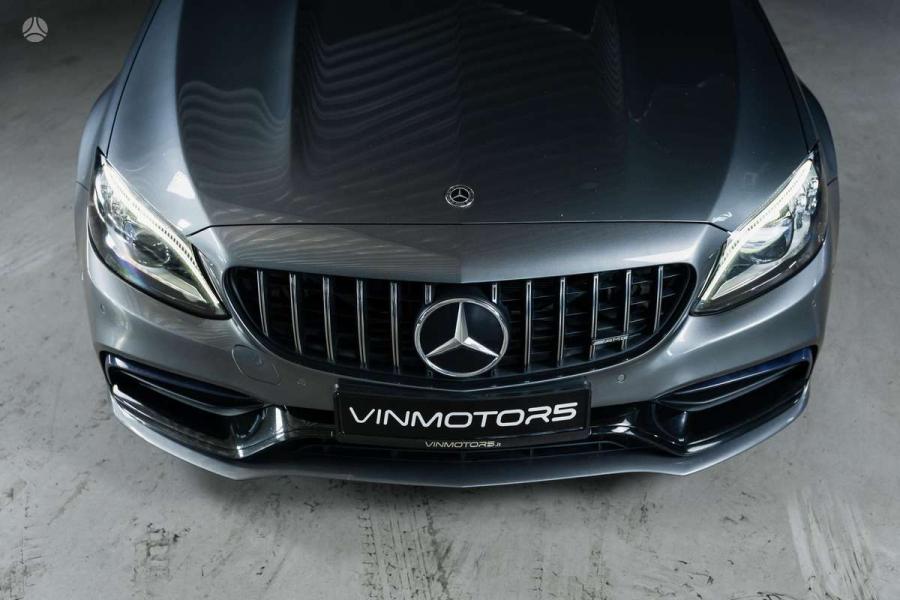 Pelēks Mercedes-Benz C 63 AMG 2019 Viļņa, ar dzinēja tilpumu 3.98 L un nobraukumu 77 tūkst. km par 47999 €, foto 12 vietnē AUTOMOTO.COM.LV
