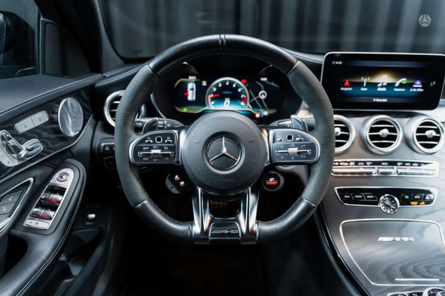 Pelēks Mercedes-Benz C 63 AMG 2019 Viļņa, ar dzinēja tilpumu 3.98 L un nobraukumu 77 tūkst. km par 47999 €, foto 19 vietnē AUTOMOTO.COM.LV
