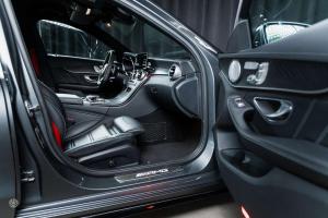 Pelēks Mercedes-Benz C 63 AMG 2019 Viļņa, ar dzinēja tilpumu 3.98 L un nobraukumu 77 tūkst. km par 47999 €, foto 27 vietnē AUTOMOTO.COM.LV