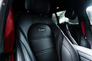 Pelēks Mercedes-Benz C 63 AMG 2019 Viļņa, ar dzinēja tilpumu 3.98 L un nobraukumu 77 tūkst. km par 47999 €, foto 28 vietnē AUTOMOTO.COM.LV