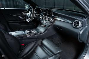Pelēks Mercedes-Benz C 63 AMG 2019 Viļņa, ar dzinēja tilpumu 3.98 L un nobraukumu 77 tūkst. km par 47999 €, foto 29 vietnē AUTOMOTO.COM.LV