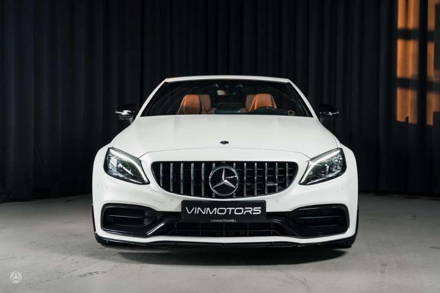Balts Mercedes-Benz C 63 AMG 2017 Viļņa, ar dzinēja tilpumu 4.00 L un nobraukumu 75 tūkst. km par 51999 €, foto 2 vietnē AUTOMOTO.COM.LV