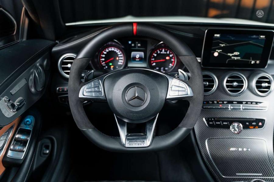 Balts Mercedes-Benz C 63 AMG 2017 Viļņa, ar dzinēja tilpumu 4.00 L un nobraukumu 75 tūkst. km par 51999 €, foto 25 vietnē AUTOMOTO.COM.LV