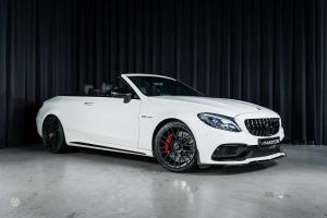 White Mercedes-Benz C 63 AMG 2017 in Vilnius, with an engine capacity of 3.98 L and mileage of 48 thousand km for 49999 €, photo 4 on AUTOMOTO.COM.LV