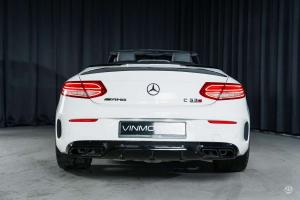 White Mercedes-Benz C 63 AMG 2017 in Vilnius, with an engine capacity of 3.98 L and mileage of 48 thousand km for 49999 €, photo 6 on AUTOMOTO.COM.LV