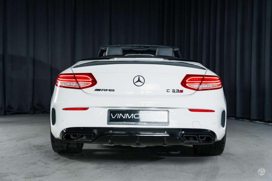 White Mercedes-Benz C 63 AMG 2017 in Vilnius, with an engine capacity of 3.98 L and mileage of 48 thousand km for 49999 €, photo 6 on AUTOMOTO.COM.LV