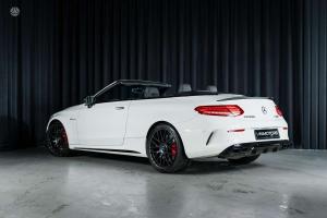 White Mercedes-Benz C 63 AMG 2017 in Vilnius, with an engine capacity of 3.98 L and mileage of 48 thousand km for 49999 €, photo 7 on AUTOMOTO.COM.LV