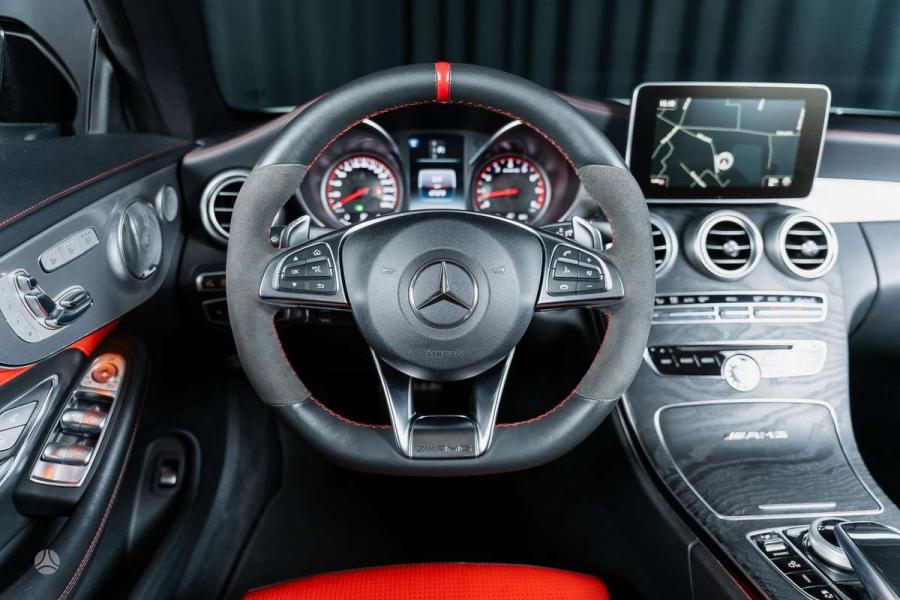White Mercedes-Benz C 63 AMG 2017 in Vilnius, with an engine capacity of 3.98 L and mileage of 48 thousand km for 49999 €, photo 20 on AUTOMOTO.COM.LV