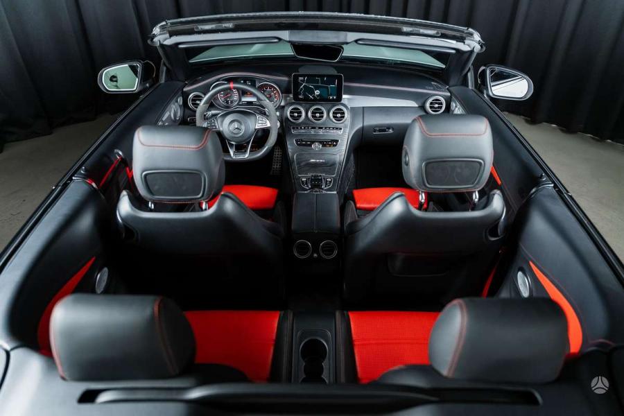 White Mercedes-Benz C 63 AMG 2017 in Vilnius, with an engine capacity of 3.98 L and mileage of 48 thousand km for 49999 €, photo 24 on AUTOMOTO.COM.LV