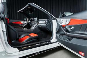 White Mercedes-Benz C 63 AMG 2017 in Vilnius, with an engine capacity of 3.98 L and mileage of 48 thousand km for 49999 €, photo 30 on AUTOMOTO.COM.LV
