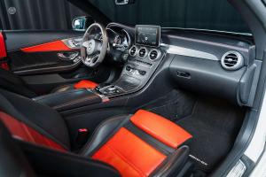 White Mercedes-Benz C 63 AMG 2017 in Vilnius, with an engine capacity of 3.98 L and mileage of 48 thousand km for 49999 €, photo 31 on AUTOMOTO.COM.LV
