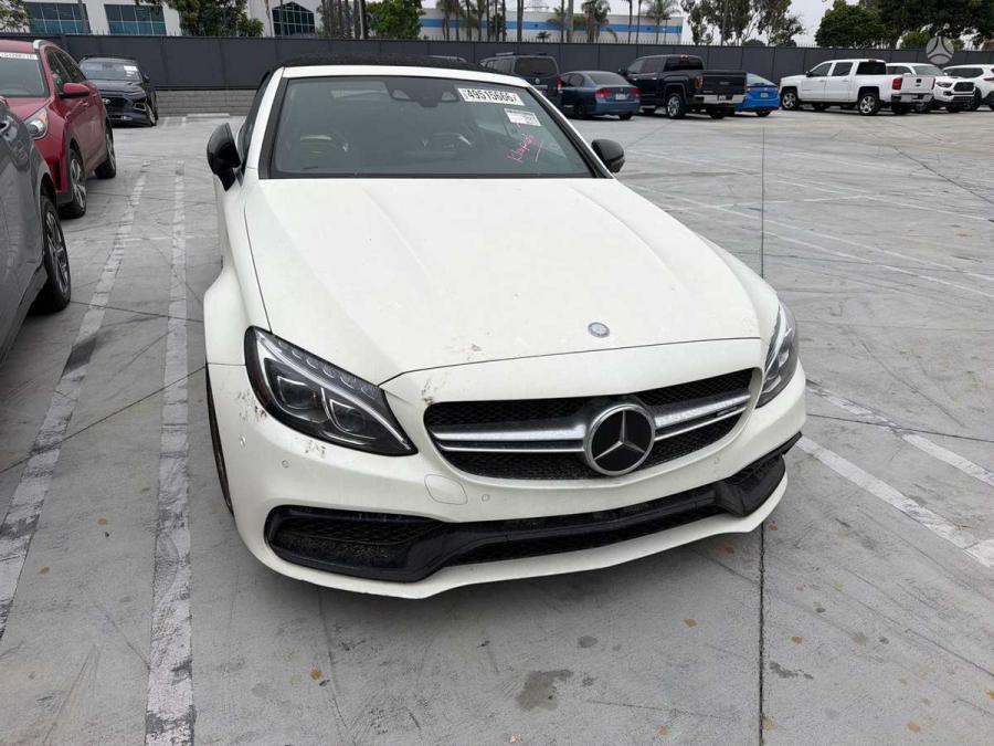 White Mercedes-Benz C 63 AMG 2017 in Kaunas, with an engine capacity of 4.00 L and mileage of 81 thousand km for 36500 €, photo 5 on AUTOMOTO.COM.LV