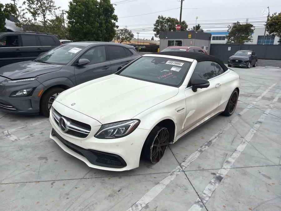 White Mercedes-Benz C 63 AMG 2017 in Kaunas, with an engine capacity of 4.00 L and mileage of 81 thousand km for 36500 €, photo 6 on AUTOMOTO.COM.LV