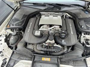 White Mercedes-Benz C 63 AMG 2017 in Kaunas, with an engine capacity of 4.00 L and mileage of 81 thousand km for 36500 €, photo 10 on AUTOMOTO.COM.LV
