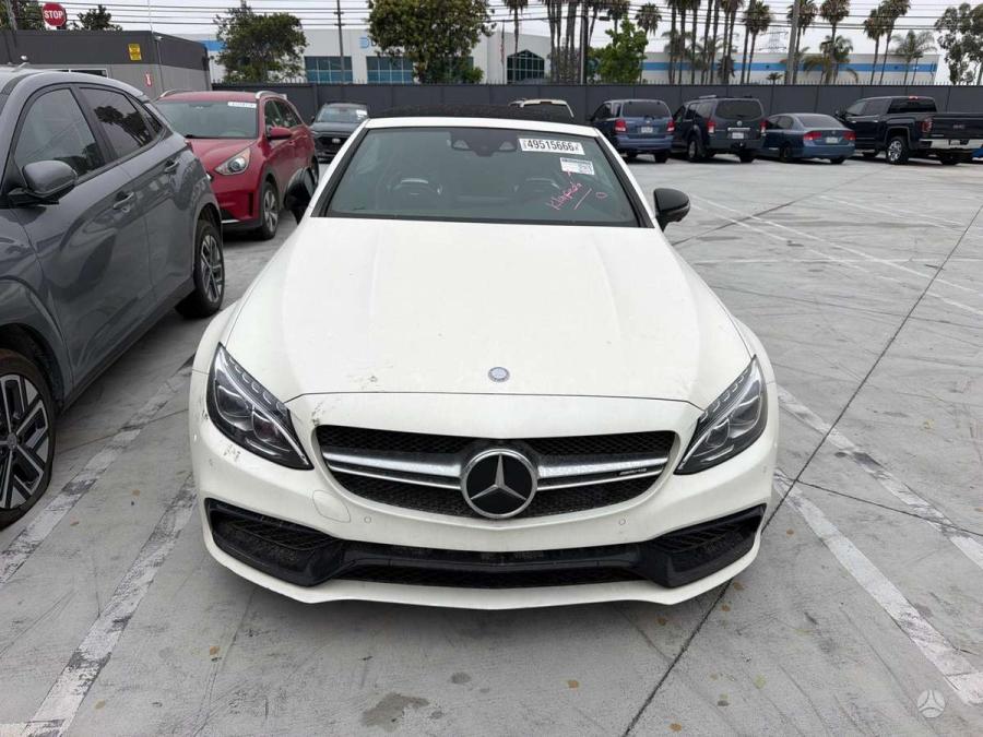 White Mercedes-Benz C 63 AMG 2017 in Kaunas, with an engine capacity of 4.00 L and mileage of 81 thousand km for 36500 €, photo 14 on AUTOMOTO.COM.LV