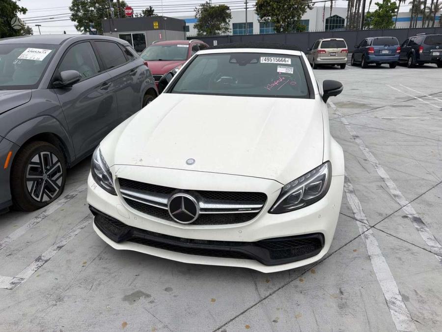White Mercedes-Benz C 63 AMG 2017 in Kaunas, with an engine capacity of 4.00 L and mileage of 81 thousand km for 36500 €, photo 16 on AUTOMOTO.COM.LV