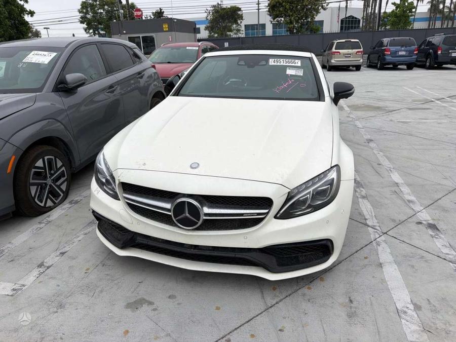 White Mercedes-Benz C 63 AMG 2017 in Kaunas, with an engine capacity of 4.00 L and mileage of 81 thousand km for 36500 €, photo 19 on AUTOMOTO.COM.LV