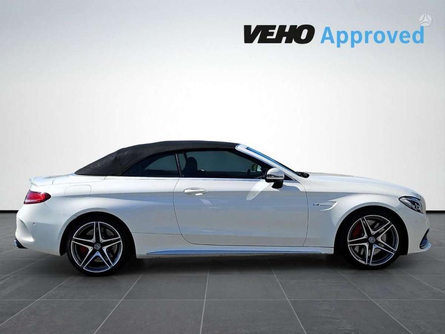 White Mercedes-Benz C 63 AMG 2017 in Klaipeda, with an engine capacity of 3.98 L and mileage of 76 thousand km for 46900 €, photo 7 on AUTOMOTO.COM.LV
