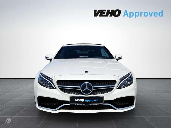 White Mercedes-Benz C 63 AMG 2017 in Klaipeda, with an engine capacity of 3.98 L and mileage of 76 thousand km for 46900 €, photo 8 on AUTOMOTO.COM.LV