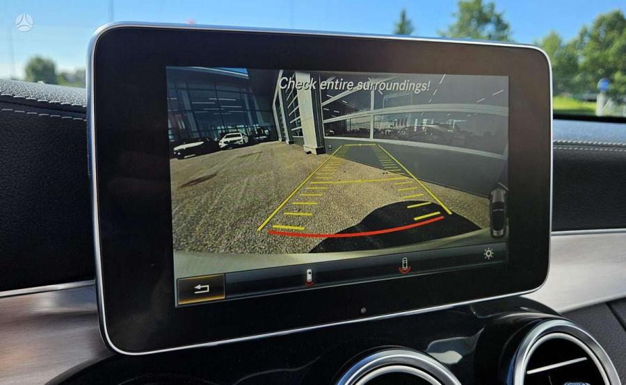 White Mercedes-Benz C 63 AMG 2017 in Klaipeda, with an engine capacity of 3.98 L and mileage of 76 thousand km for 46900 €, photo 34 on AUTOMOTO.COM.LV
