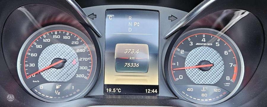 White Mercedes-Benz C 63 AMG 2017 in Klaipeda, with an engine capacity of 3.98 L and mileage of 76 thousand km for 46900 €, photo 38 on AUTOMOTO.COM.LV