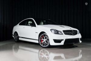 White Mercedes-Benz C 63 AMG 2014 in Vilnius, with an engine capacity of 6.21 L and mileage of 23 thousand km for 48998 €, photo 4 on AUTOMOTO.COM.LV