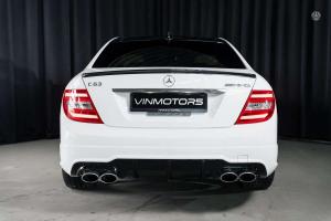 White Mercedes-Benz C 63 AMG 2014 in Vilnius, with an engine capacity of 6.21 L and mileage of 23 thousand km for 48998 €, photo 6 on AUTOMOTO.COM.LV
