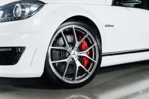 White Mercedes-Benz C 63 AMG 2014 in Vilnius, with an engine capacity of 6.21 L and mileage of 23 thousand km for 48998 €, photo 14 on AUTOMOTO.COM.LV