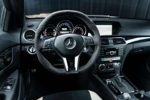 White Mercedes-Benz C 63 AMG 2014 in Vilnius, with an engine capacity of 6.21 L and mileage of 23 thousand km for 48998 €, photo 25 on AUTOMOTO.COM.LV