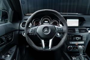 White Mercedes-Benz C 63 AMG 2014 in Vilnius, with an engine capacity of 6.21 L and mileage of 23 thousand km for 48998 €, photo 26 on AUTOMOTO.COM.LV