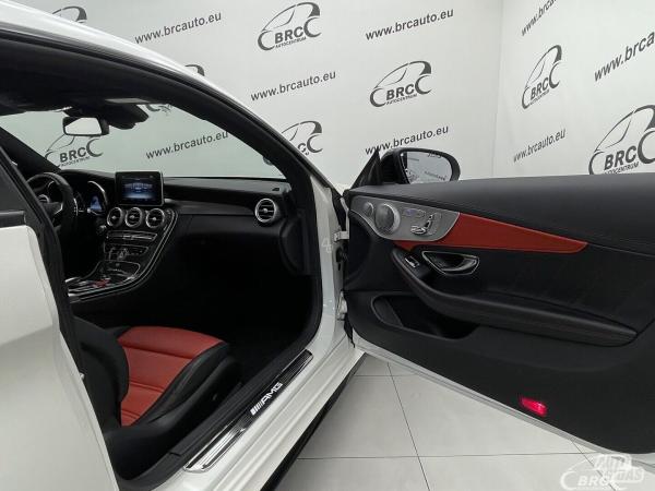 White Mercedes-Benz C 63 AMG 2017 in Avizieniai, with an engine capacity of 4.00 L and mileage of 109 thousand km for 41900 €, photo 9 on AUTOMOTO.COM.LV