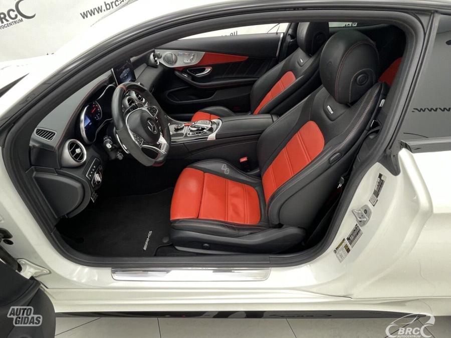 White Mercedes-Benz C 63 AMG 2017 in Avizieniai, with an engine capacity of 4.00 L and mileage of 109 thousand km for 41900 €, photo 20 on AUTOMOTO.COM.LV