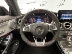 White Mercedes-Benz C 63 AMG 2017 in Avizieniai, with an engine capacity of 4.00 L and mileage of 109 thousand km for 41900 €, photo 29 on AUTOMOTO.COM.LV