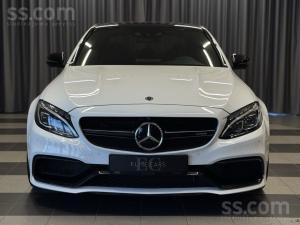 Белый Мерседес Ц 63 АМГ 2017 в Рига, объемом двигателя 4.00 л и пробегом 97 тыс. км за 35990 €, фото 3 на AUTOMOTO.COM.LV